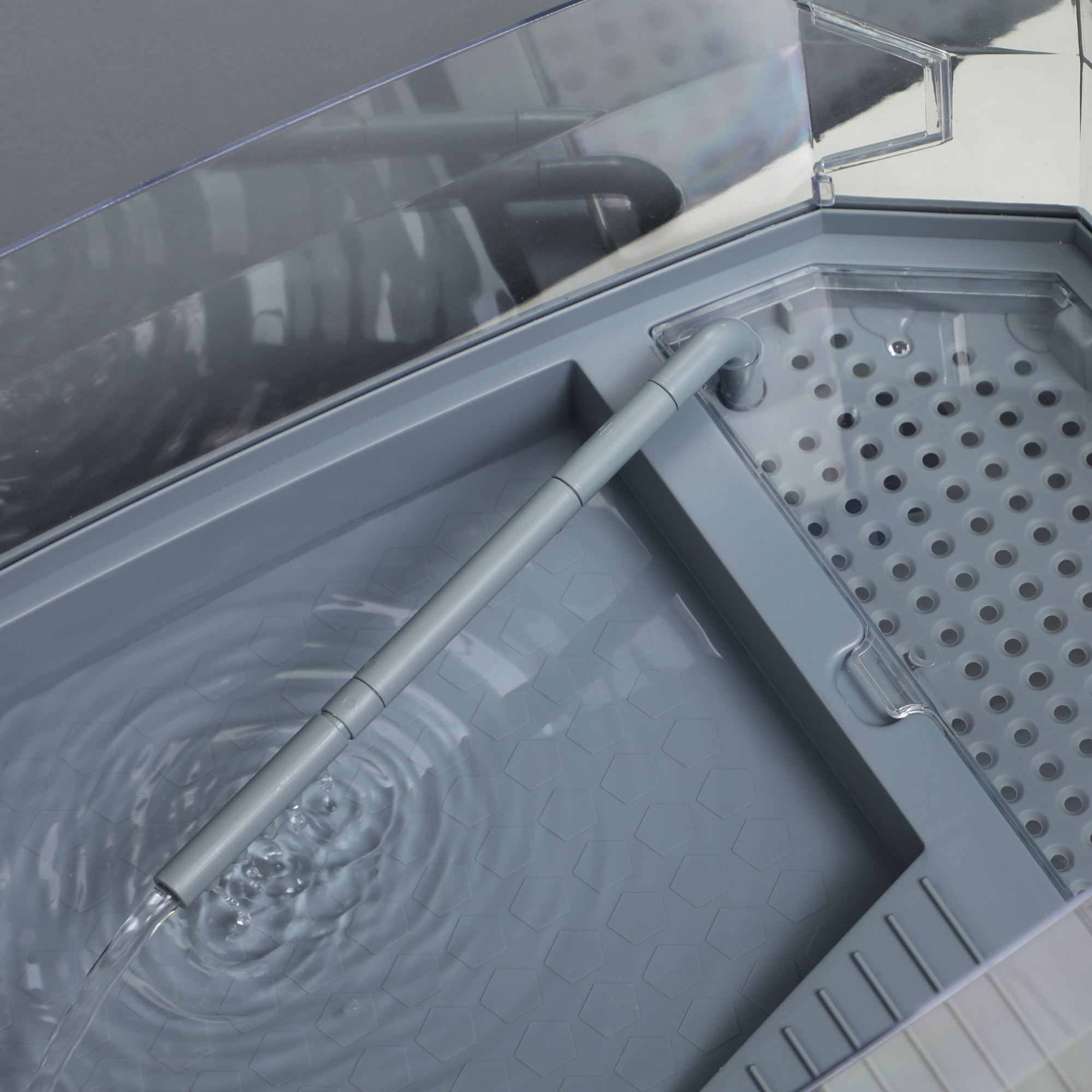 Tank with Pump, Escape Prevention, Drainage Holes for Turtles, Terrapin ...